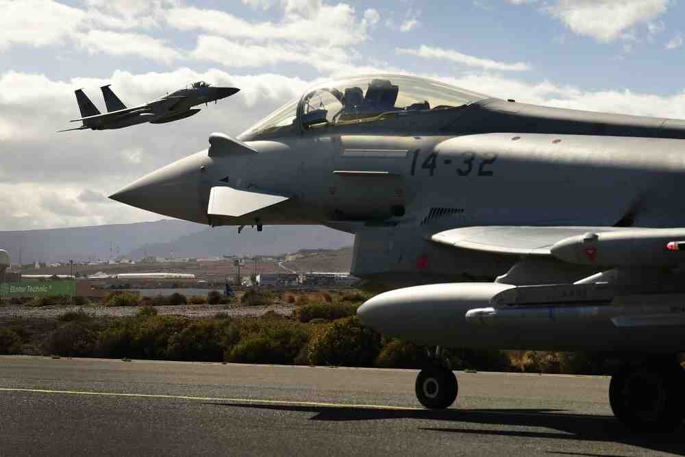 US & Turkish fighter jets play cat and mouse with Eurofighter and ...