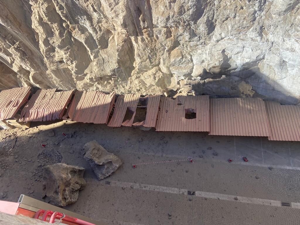 Massive rockfall in Amadores leads to concern at 4 star hotel • The ...